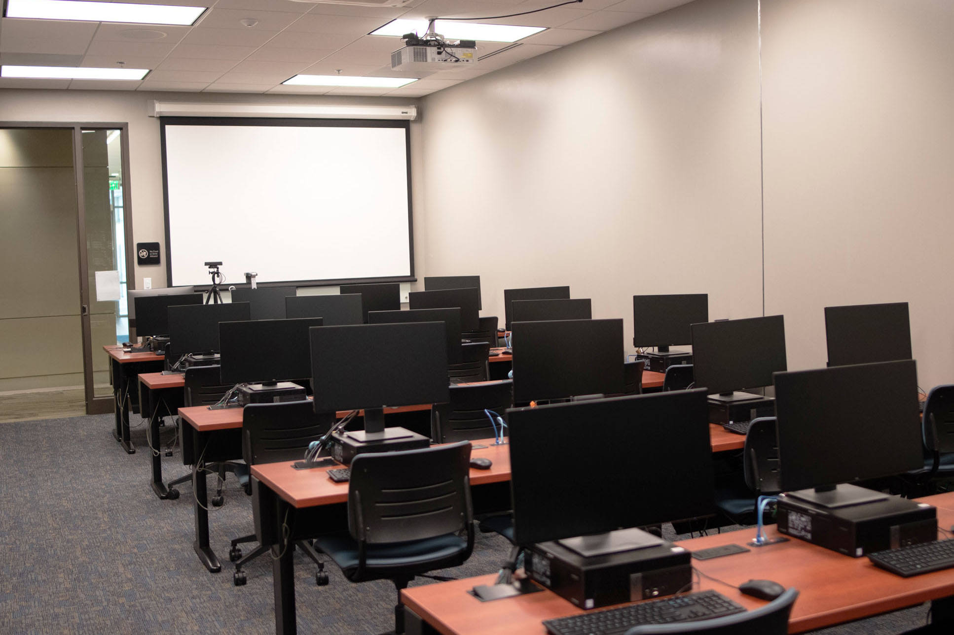 Student Spaces - Molinaroli College of Engineering and Computing ...