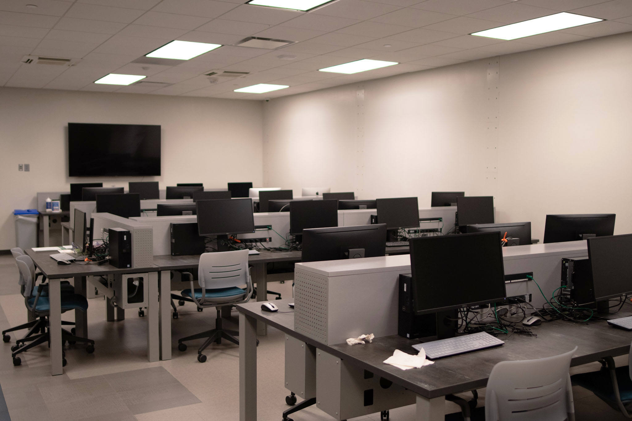 Student Spaces - Molinaroli College of Engineering and Computing ...