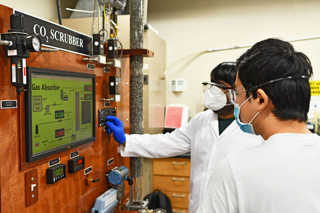 Student Spaces - Molinaroli College of Engineering and Computing ...