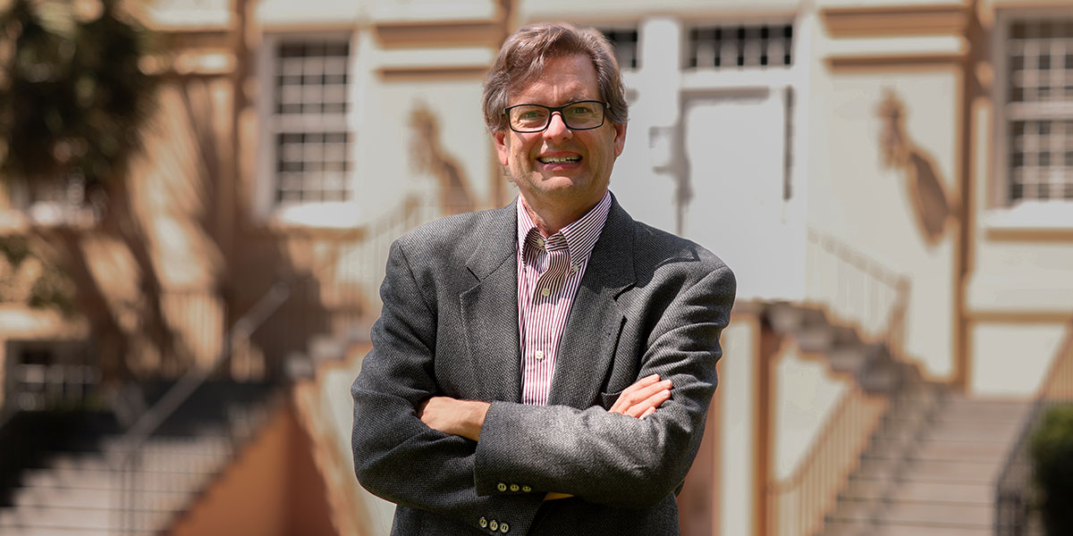 Garnet Apple Award Winner: Scott Smith - USC News & Events | University ...