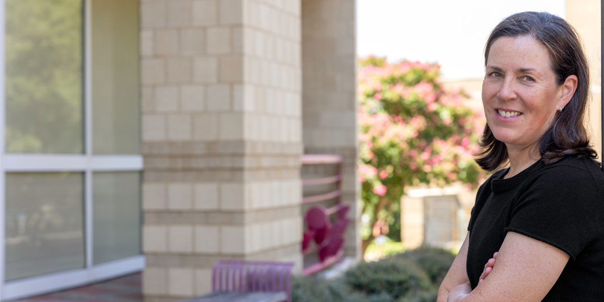 Michael J. Mungo Graduate Teaching Award: Julie Hubbert - USC News ...